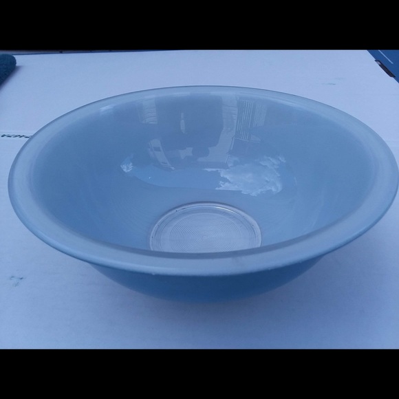 Pyrex | Kitchen | Medium Blue Pyrex Bowl | Poshmark